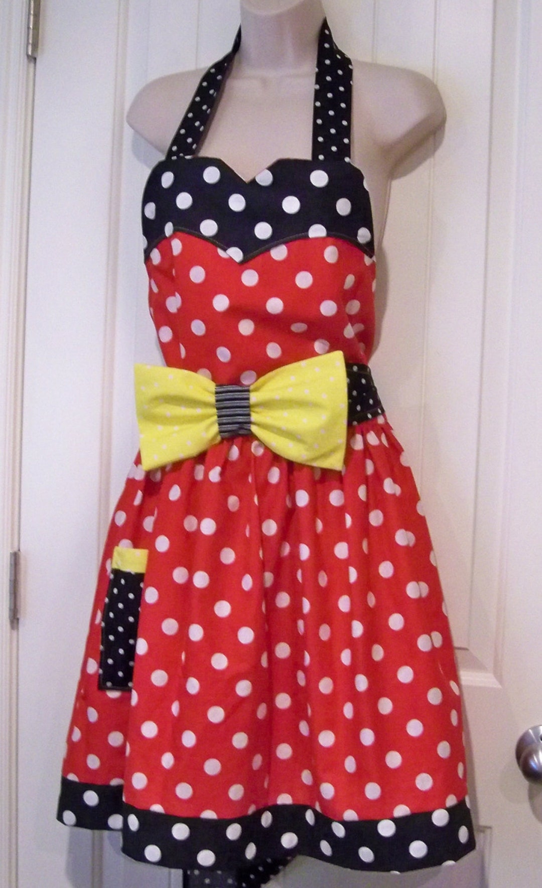 Womens Legends Minnie Mouse Apron Red PLUS Size Womens Halloween ...