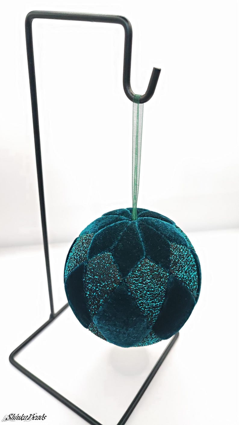 Emerald Green Quilted Christmas Baubles, Velvet and Lycra Balls Set ...