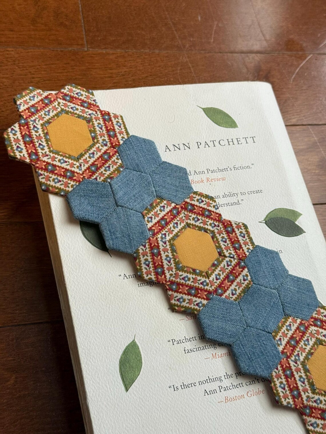 English Paper Piecing Flower Bookmark Tutorial: Scrap Busting Sewing ...