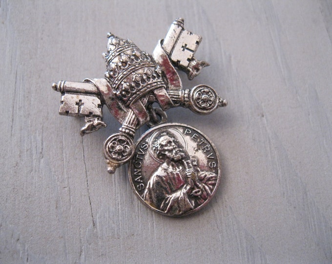 Vintage Saint Peter Medal - Vatican Coat of Arms of the Holy See Lapel ...