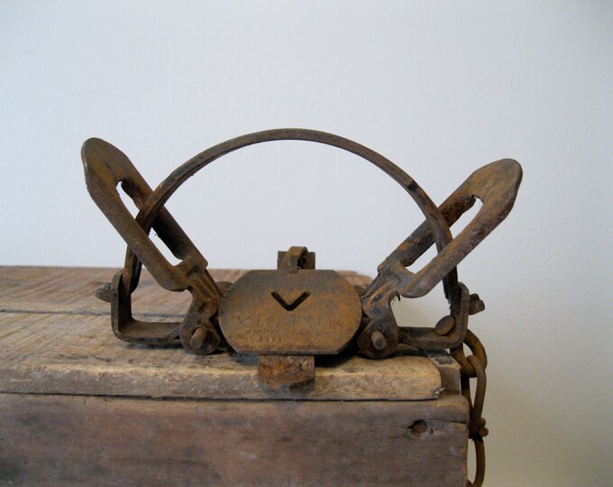 Vintage Rusty Metal Animal Trap - Etsy