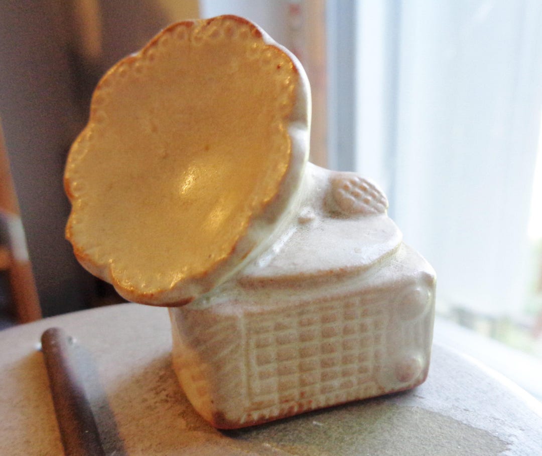 Miniature Victrola Vintage Abggoodstuff - Etsy