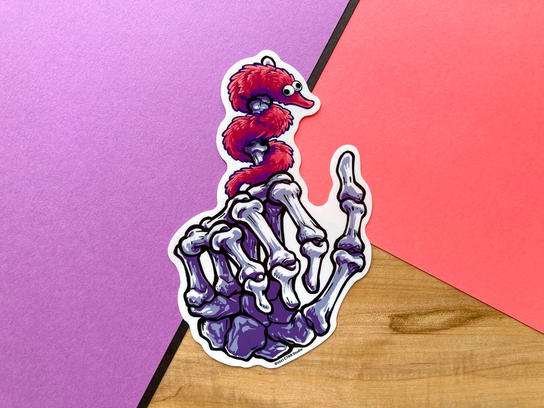 VS035 / Worm on a String on a Skeleton Hand / Fuzzy String Worm ...