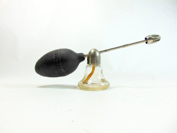 Art Deco Atomizer by Devilbiss (Ca. 1920's) - Gem