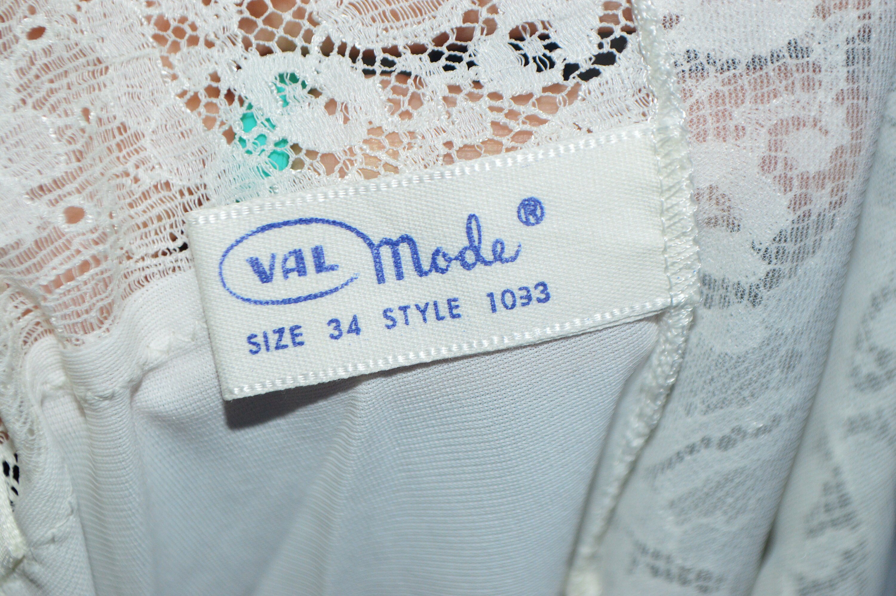 Val Mode White Embroidered Leaf Applique Lace Nylon Slip Size 34 ...