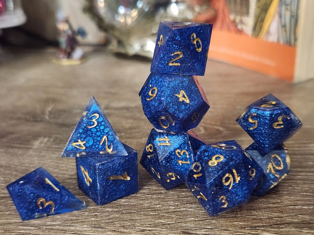 Dragon's Hide Cobalt: Handmade Sharp Edge Polyhedral Advantage Dice Set ...