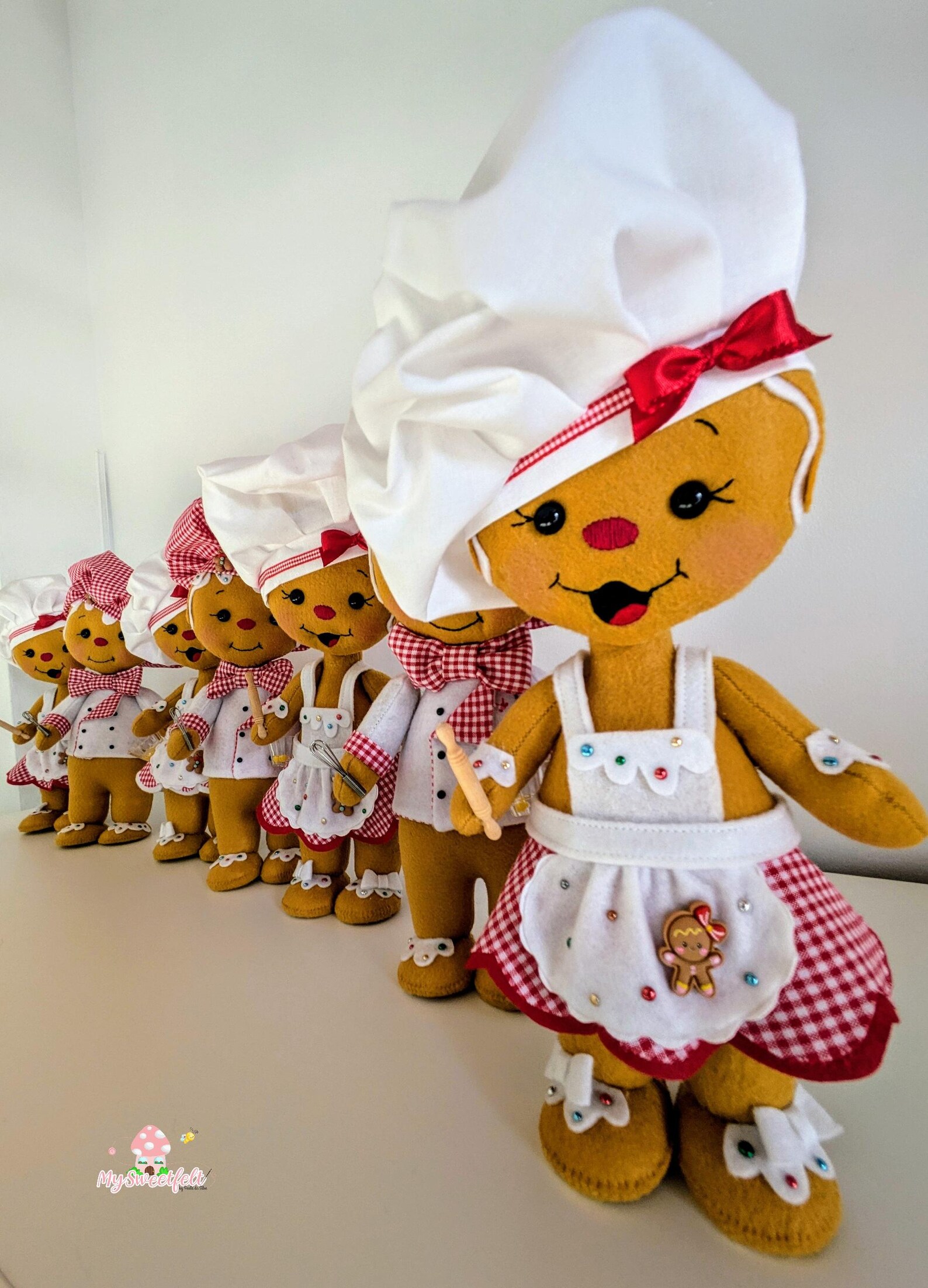 Felt Gingerbread Baker Dolls PDF Pattern: DIY Christmas Ornaments ...
