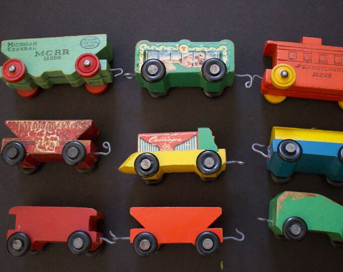 1950s Wooden Train Set- 9 Cars - Etsy