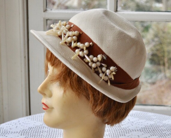 50s Vintage Ivory Straw Shaped Crown Hat/White & Silv… - Gem