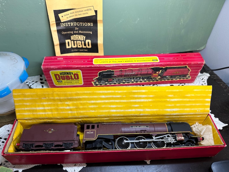 Vintage Train Hornby Dublo LOCOMOTIVE With TENDER 12v City of London ...