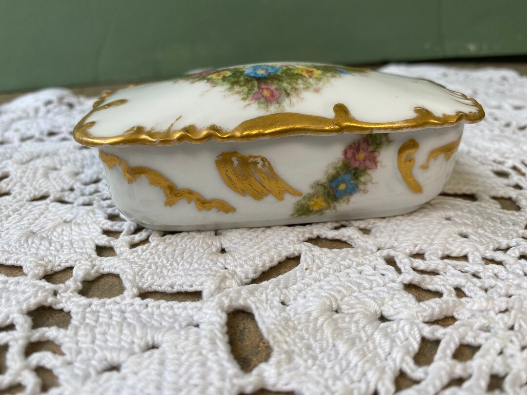 Antique Limoges France Pill Porcelain Trinket BOX Jar Powder Art ...