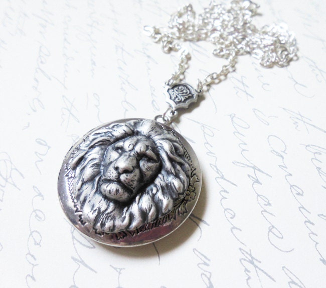 Lion Locket. Lion Silver Locket. Photo Locket Lion's Mane - Etsy