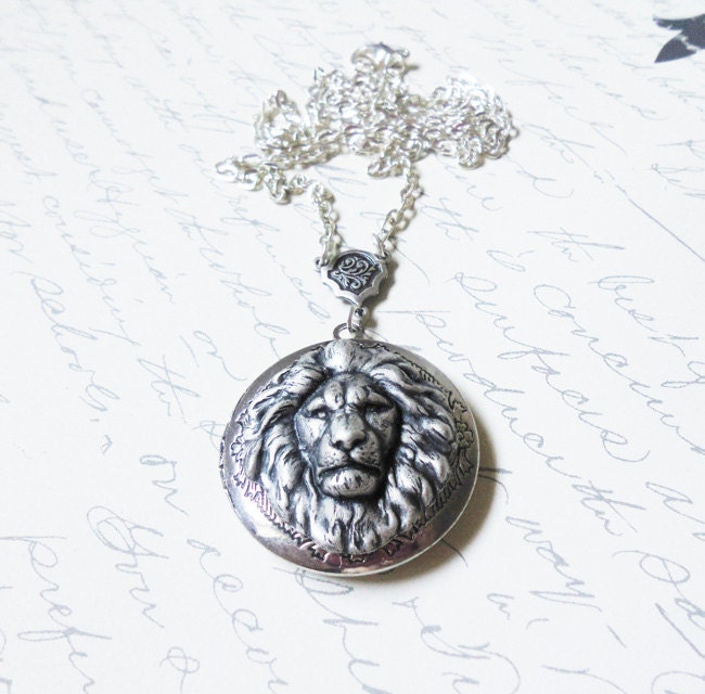 Lion Locket. Lion Silver Locket. Photo Locket Lion's Mane - Etsy