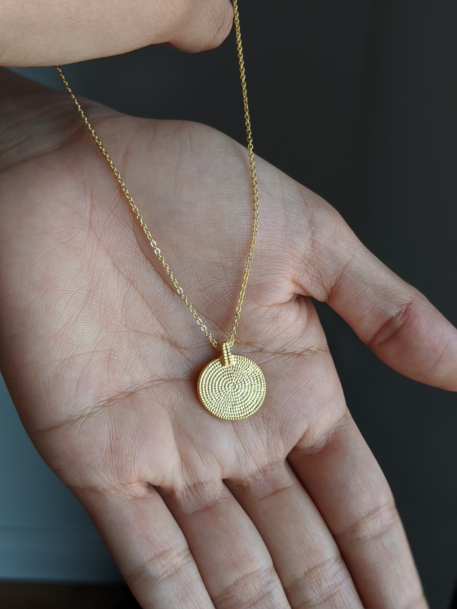 Gold Coin Pendant Necklace Gold Necklace Dainty Gold - Etsy Canada