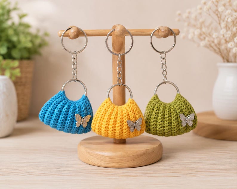 Crochet Mini Purse Keychain Pattern PDF, Cute Bag Charm Tutorial ...