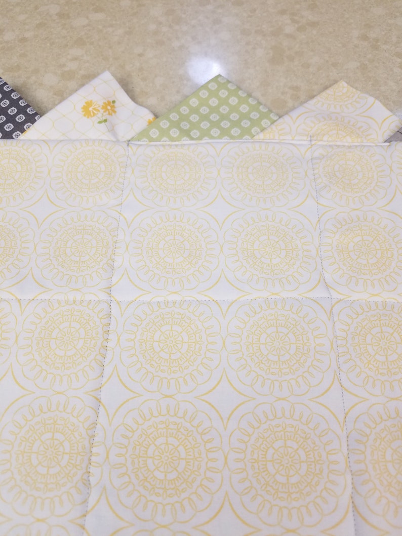 Prairie Point Table Runner, Jaune, Floral, Gris, Or, Vert printemps ...