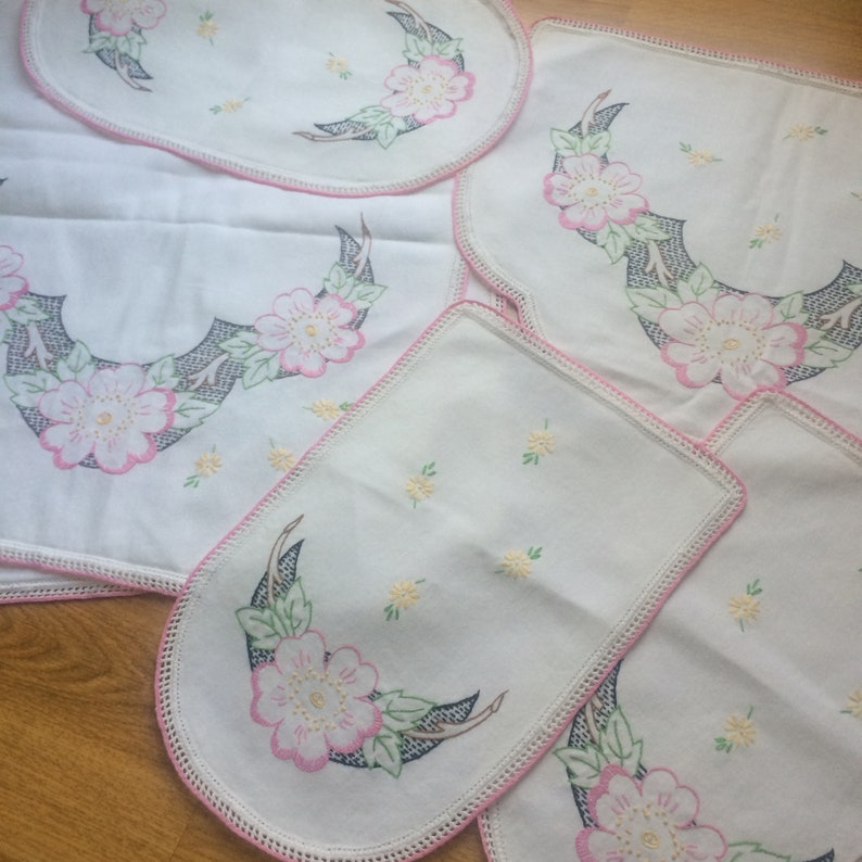 Vintage 5-piece Home Decor Set Dresser Scarf Table Topper - Etsy