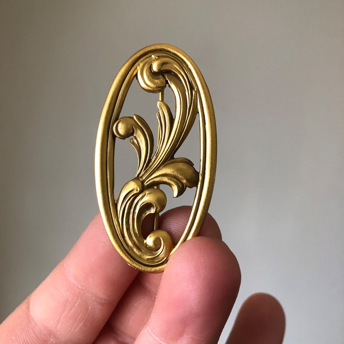 Rare Vintage Open Gold Ornate Swirls Detailed Oval Brooch, Museum Piece ...