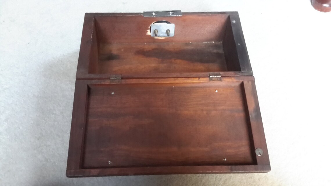 Antique wood storage trinket junk box with 1970 Ohio License plate and ...