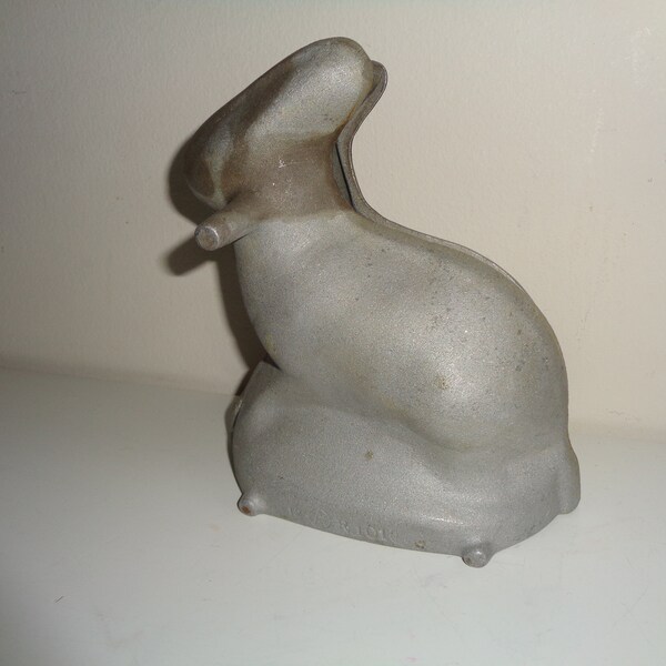 Vintage Bunny Molds - Etsy
