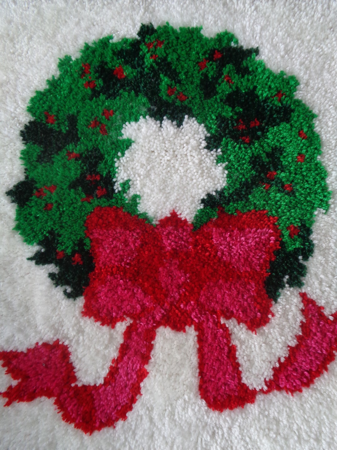 Vintage Hand Made Hooked Rug of an Elegant Christmas Wreath in Near ...