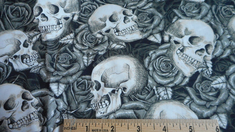 Brand New Gray Roses and Skulls Fabric 100% Cotton 18 Inches X - Etsy