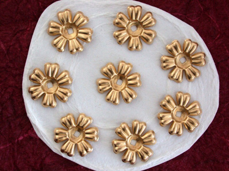 Brass Flower Stampings, Metal Stamped Flowers, Vintage Style Metal ...
