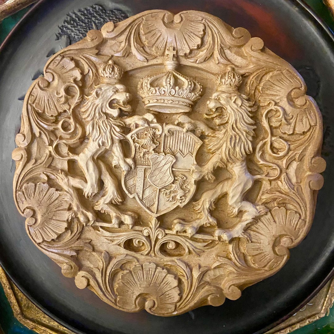 Vintage Ornate Carved Wood Wall Medallion Hanging British Coat of Arms ...