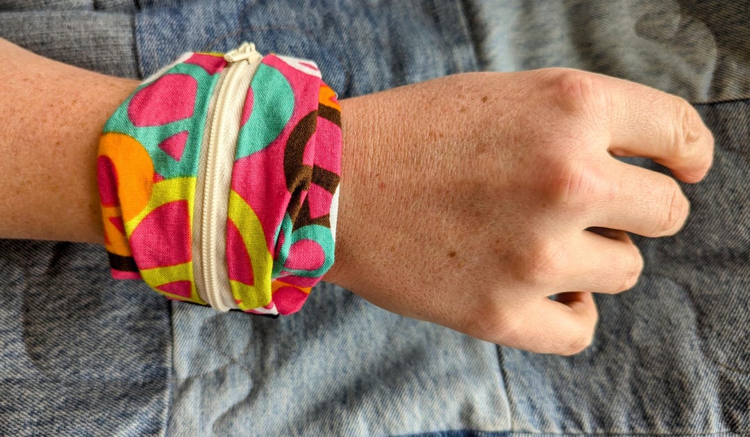 Wrist Purse, Sports Wrist Pocket, Handmade Gift, Jogging Key Holder ...