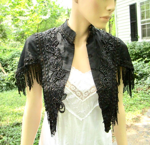 Victorian mourning capelet with amazing intricate bea… - Gem