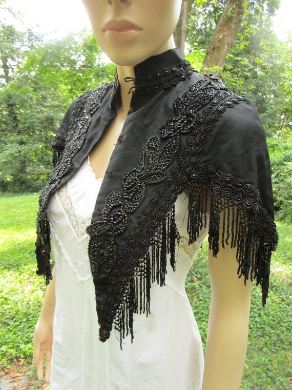 Victorian mourning capelet with amazing intricate bea… - Gem