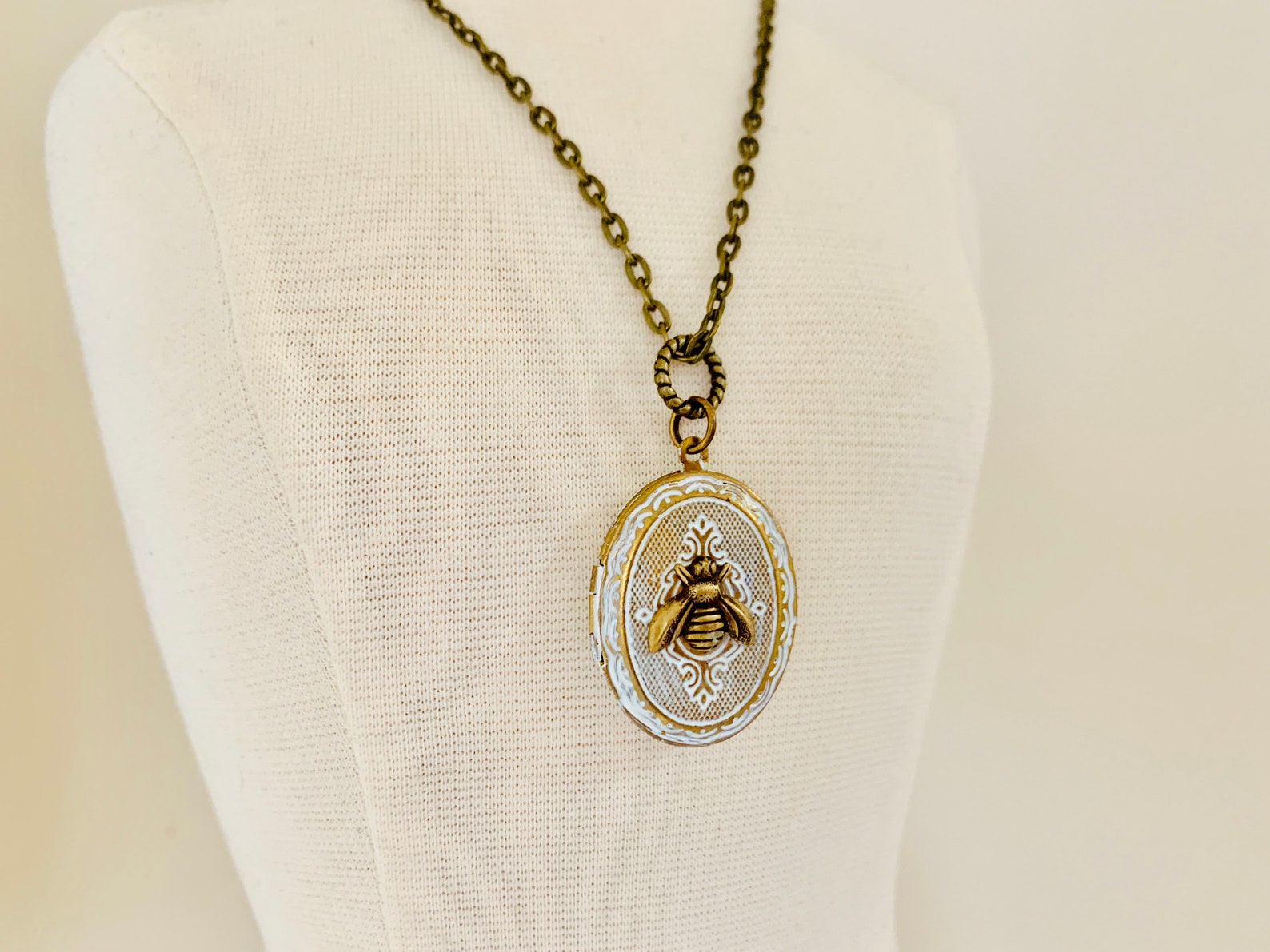 Bee Locket, Honey Bee Pendant Necklace - Etsy