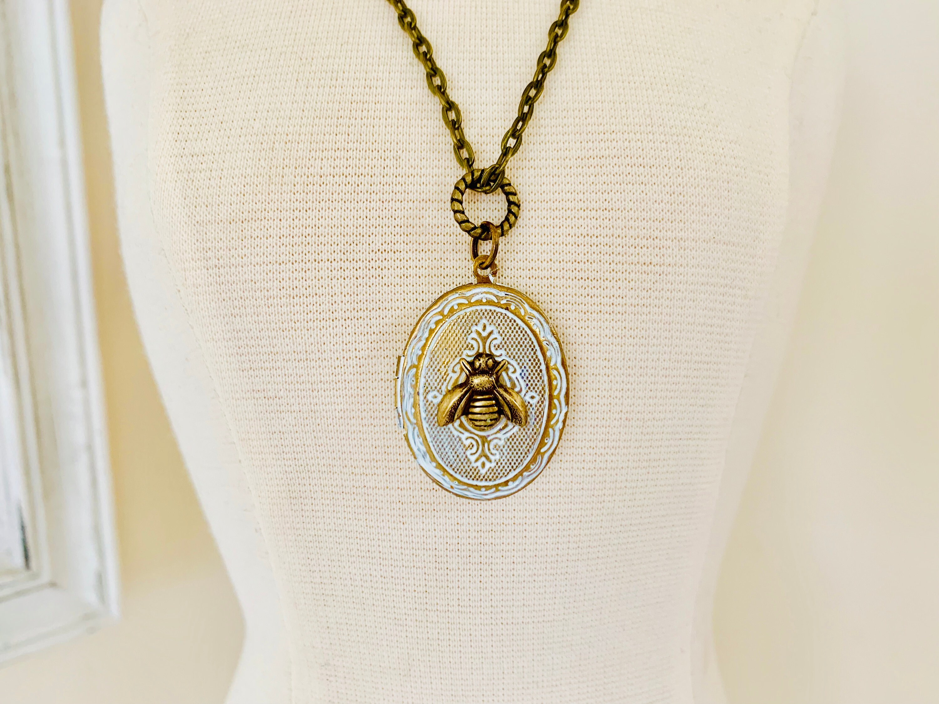 Bee Locket, Honey Bee Pendant Necklace - Etsy