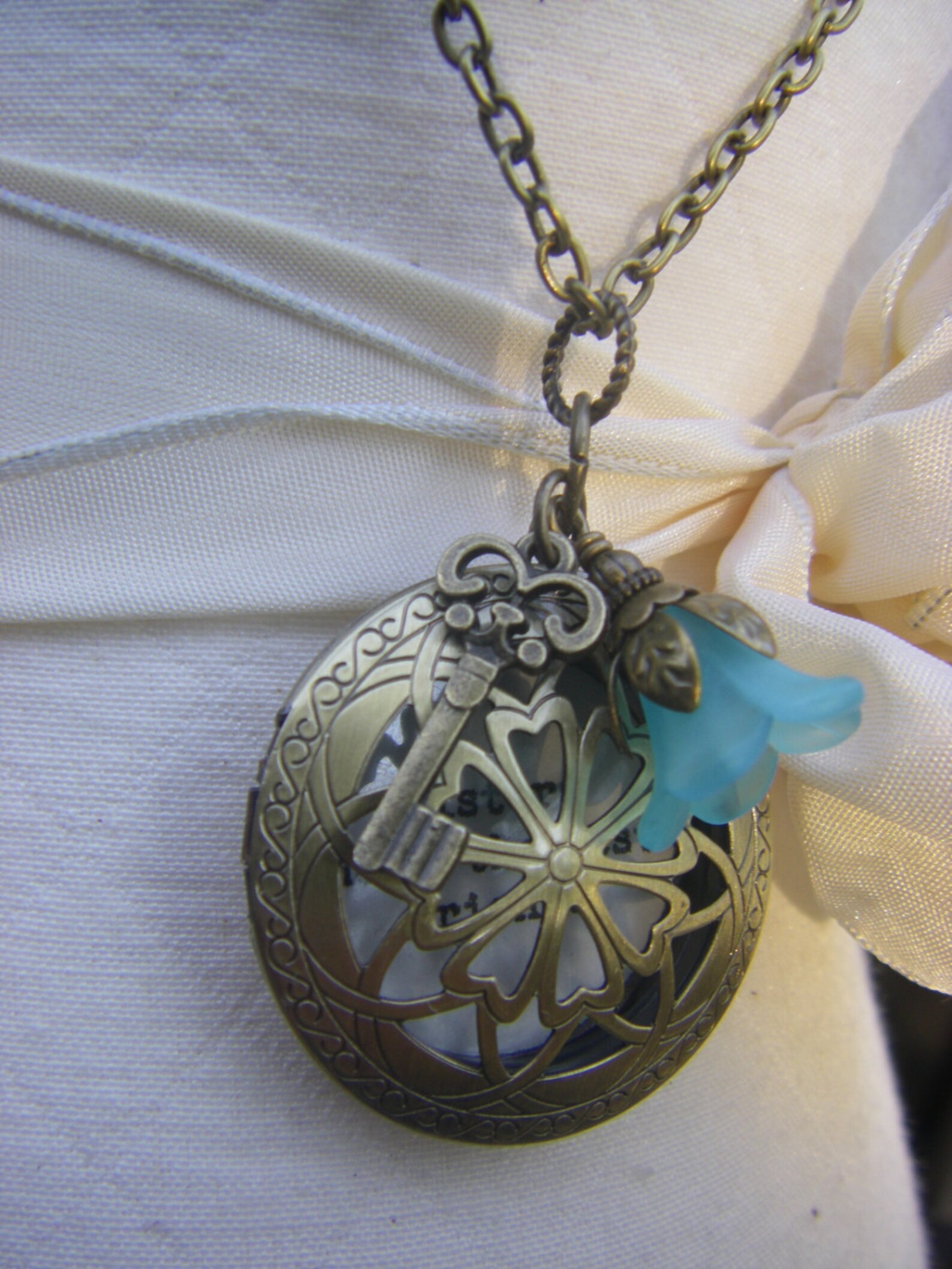 Sister Best Friend Locket Necklace Sisters Make the Best - Etsy