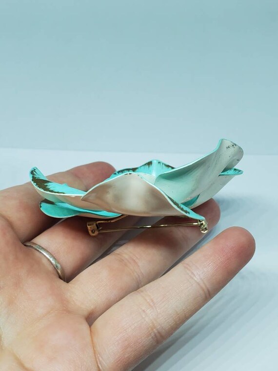 1960s Turquoise Enamel Gold Brushed Iridescent Flower… - Gem