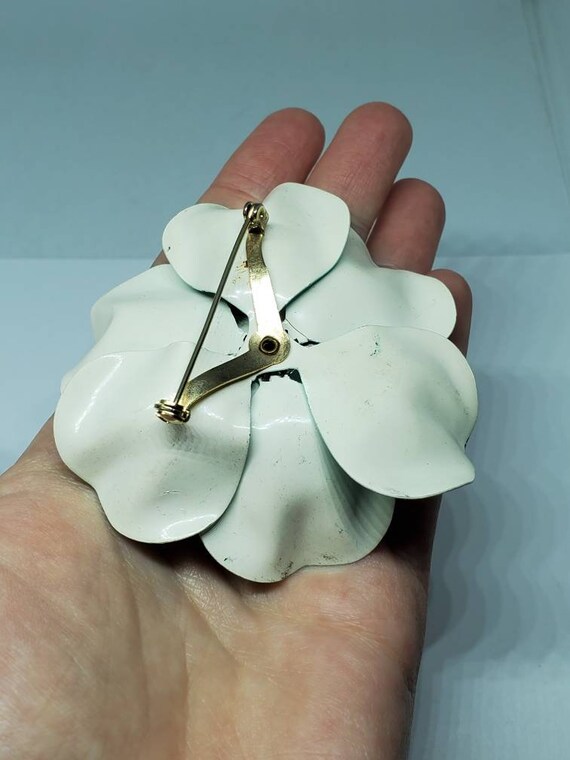 1960s Turquoise Enamel Gold Brushed Iridescent Flower… - Gem
