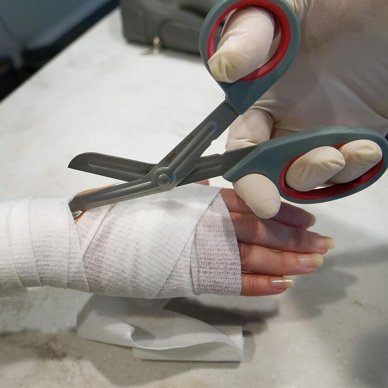 Titanium Bonded EMT Trauma Shears: Safety Scissors – Autoclavable - Etsy