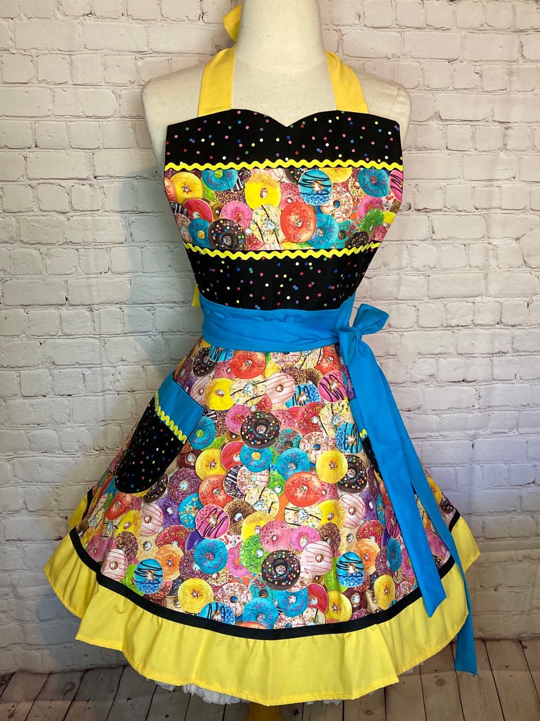 Adult Donut Traditional Style Apron + Free Gift W/purchase - Etsy