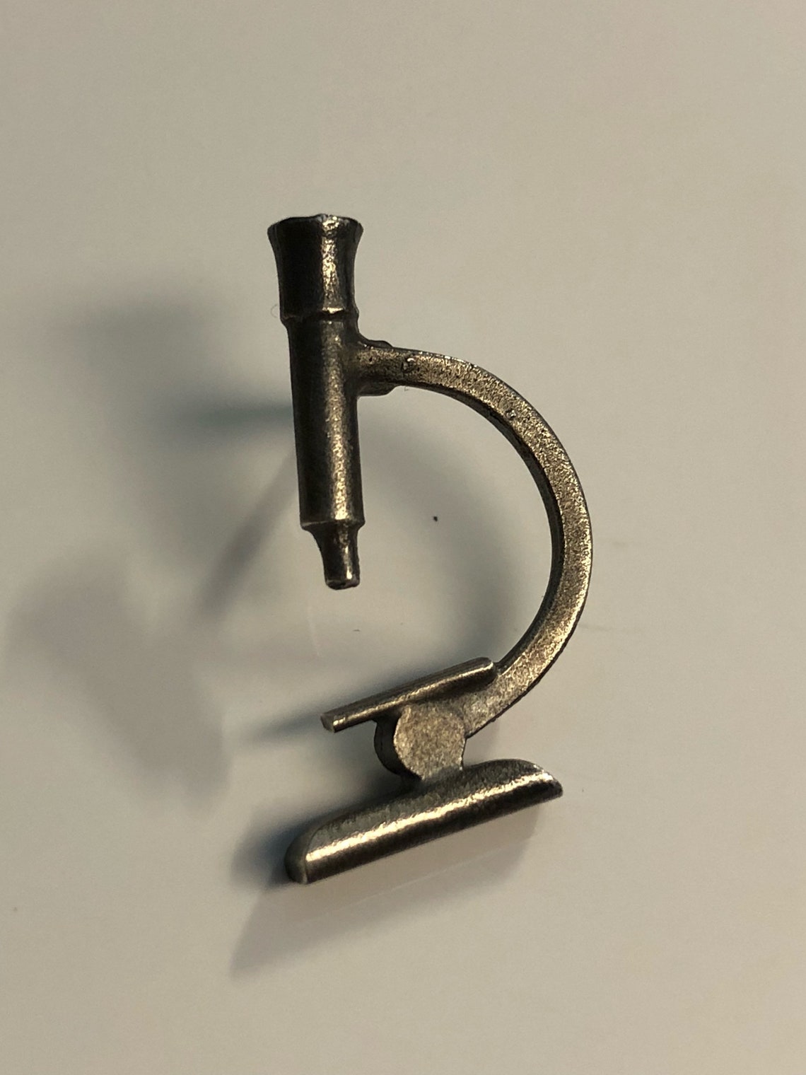 Microscope, Microscopio ,pin Microscope, Pin De Microscopio, Silver Pin ...