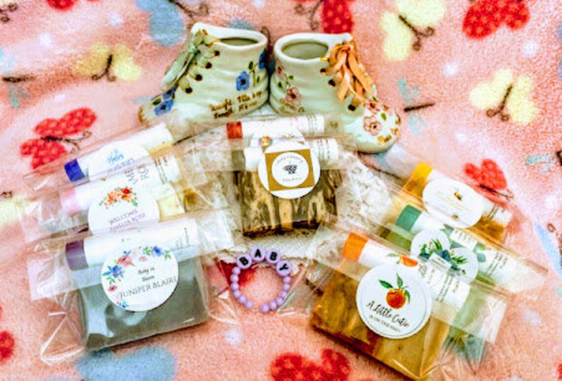 20 Mini Spa Baby Shower Favors: Custom Soap & Lip Balm, Custom Label - Etsy