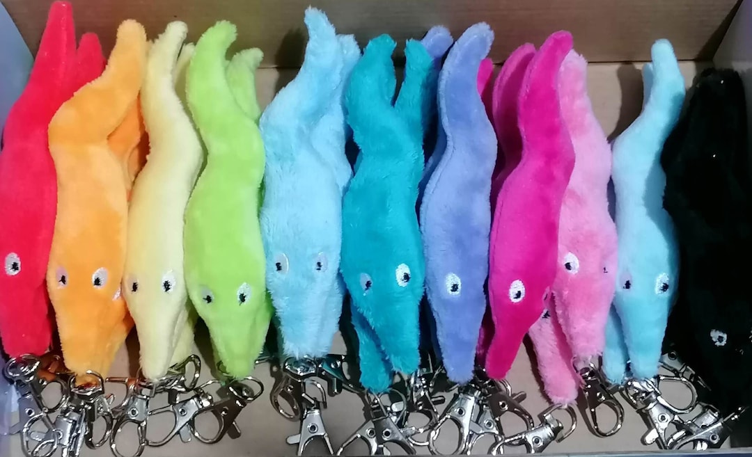 Worm on A String Plushie Keyring - Etsy