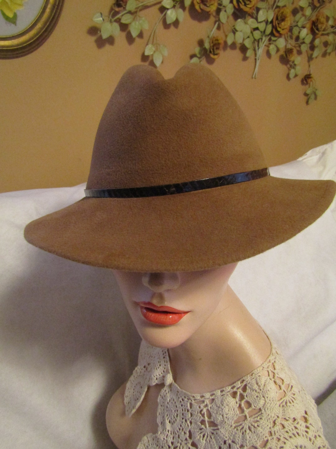 Vintage CAMEL BROWN Wool Fedora Style HAT With Dark Brown Trim - Etsy