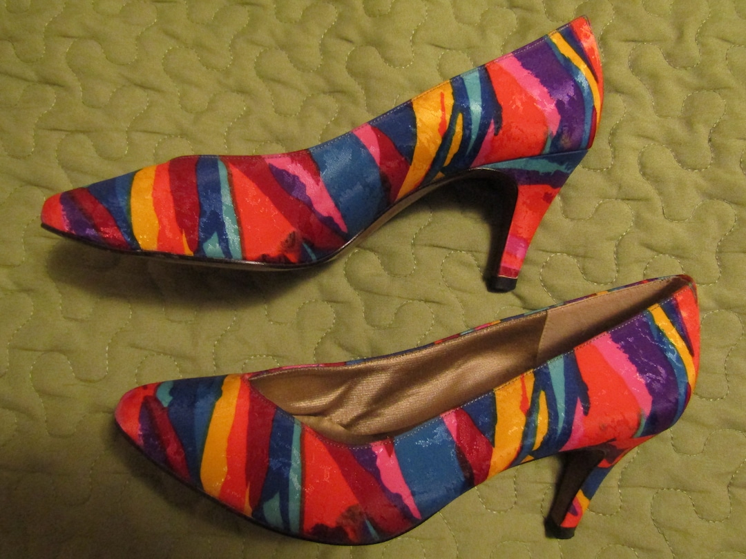 Vintage Ladies Bright MULTI-COLORED Fabric PUMPS by Life Stride----size ...