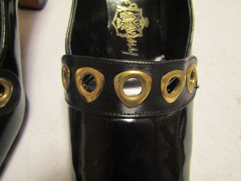 1960's Ladies BLACK PATENT Leather Chunk Heel SHOES With Goldtone ...