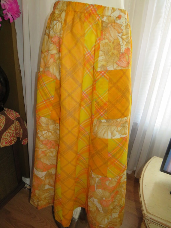 1970s' Full Ankle FLORAL/Horizontal SKIRT By Chessa D… - Gem