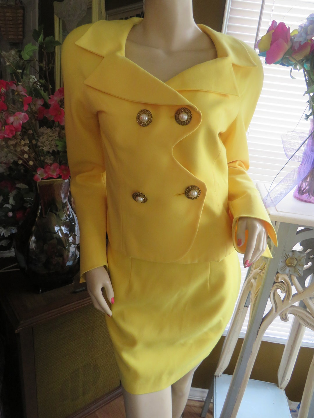 Vintage Ladies YELLOW VALENTINO Suit/set---- No Size Tag - Etsy