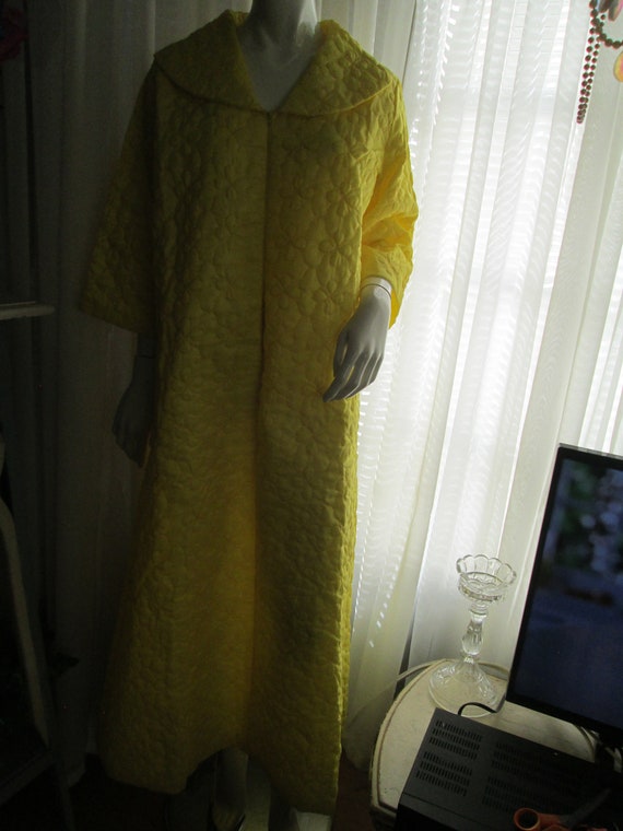 Vintage Ladies Bright YELLOW QUILTED Long House ROBE-… - Gem