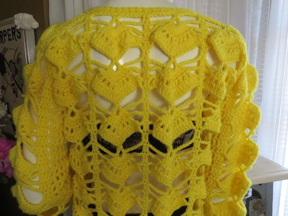 Vintage Bright YELLOW CROCHET JACKET----No Label Or S… - Gem