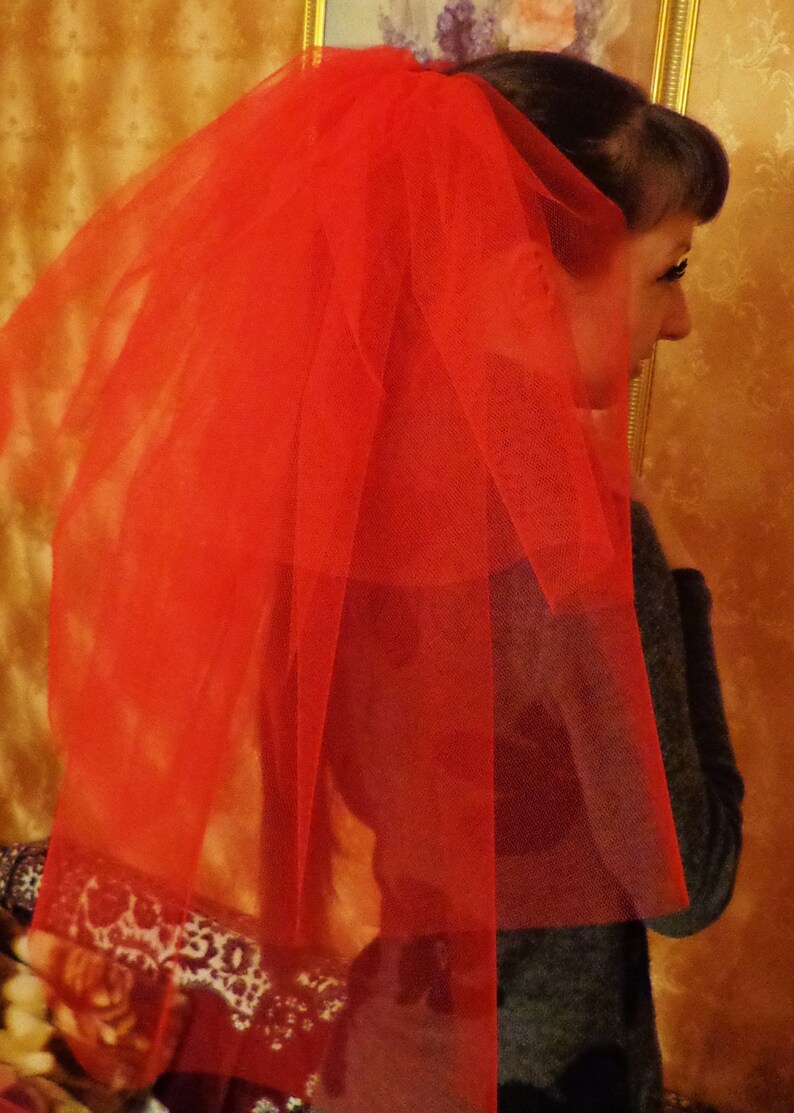 Lydia Deetz Halloween Costume Veil. Halloween Party Veil 3-tier Red ...
