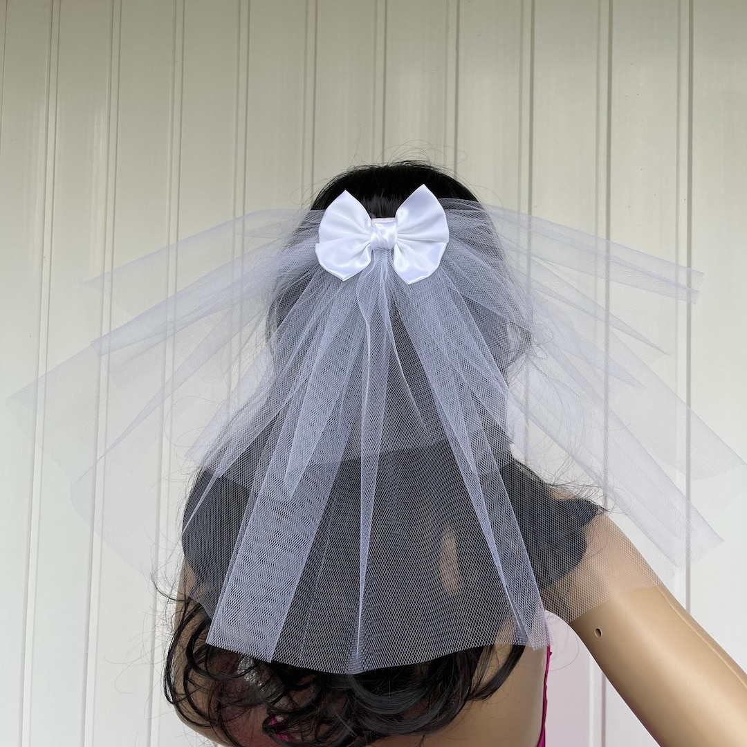 Short Veil With Bow. Bridal Bow Veil. Bachelorette Veil for Bride ...